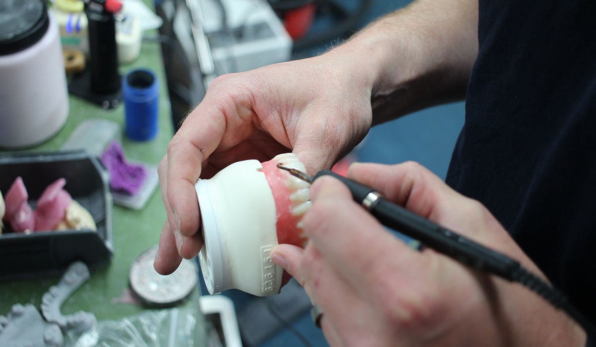 Clinical Dental Technicians | Howe Ceramics | CDTs for Dentures