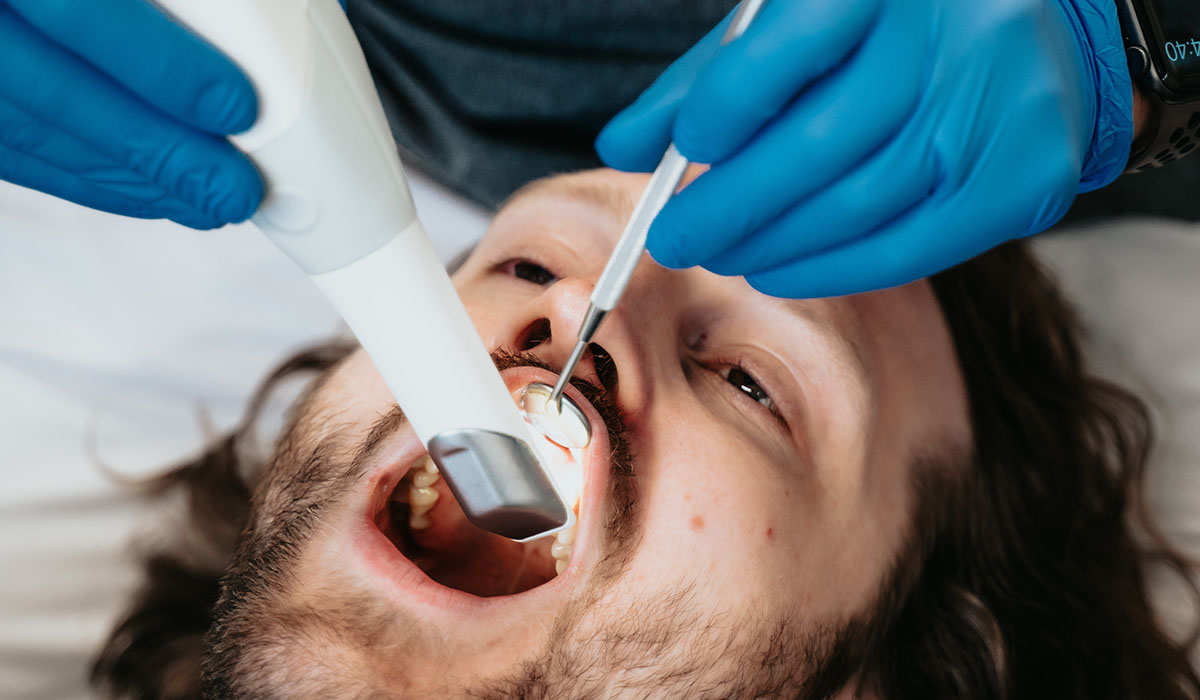 Clinical Dental Technicians | Howe Ceramics | CDTs for Dentures